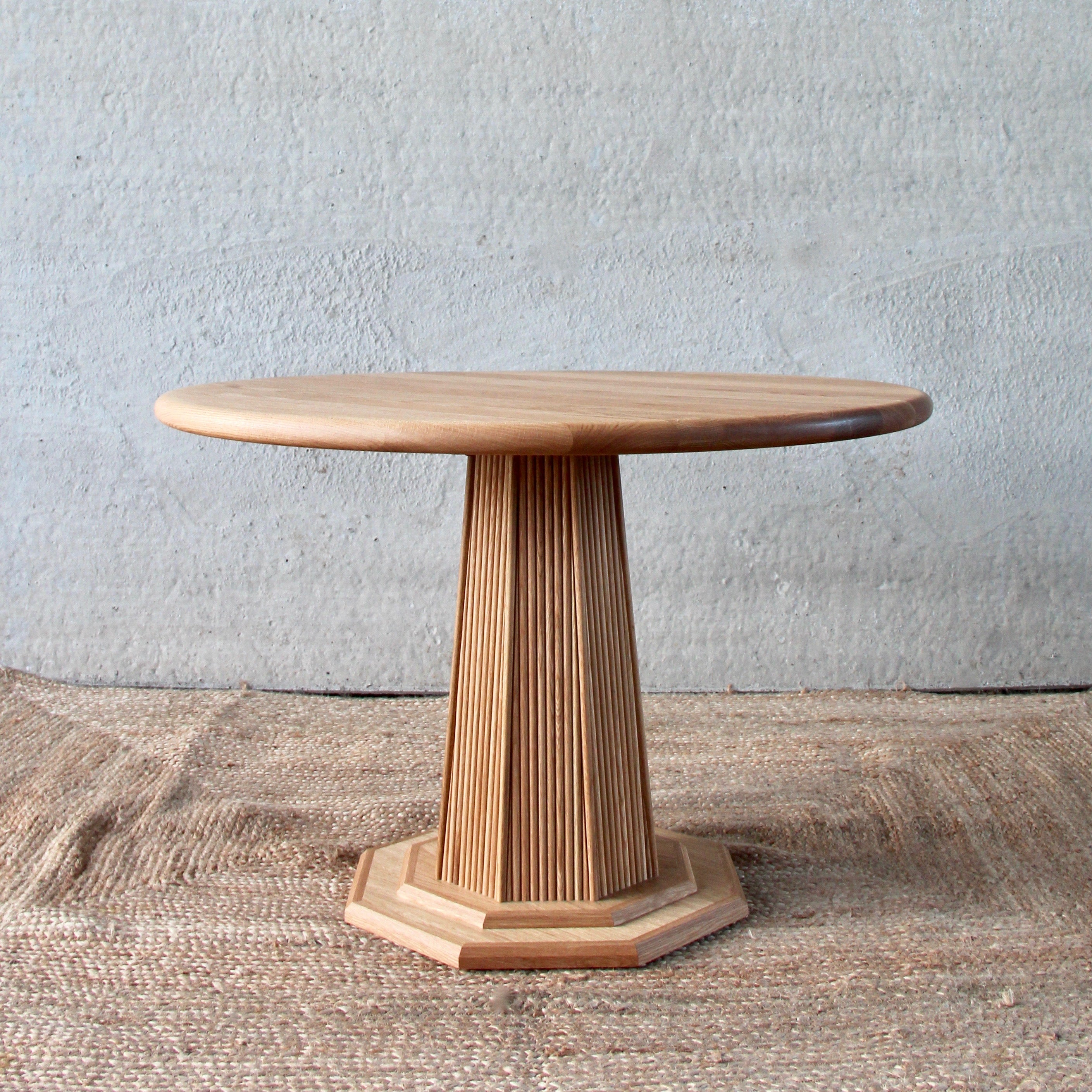 Reeded Dining Table with Central Pedestal Base – ALFRED NEWALL